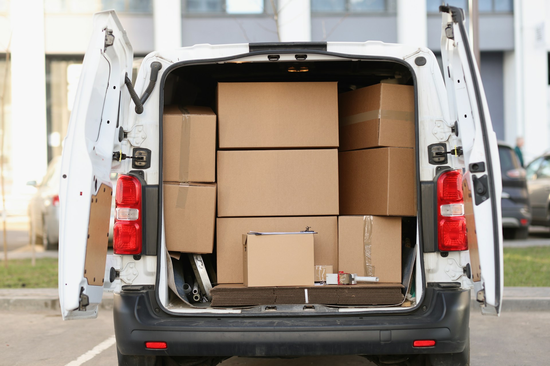 Navigate Your Long Distance Move with Confidence alongside Asr Moving ...